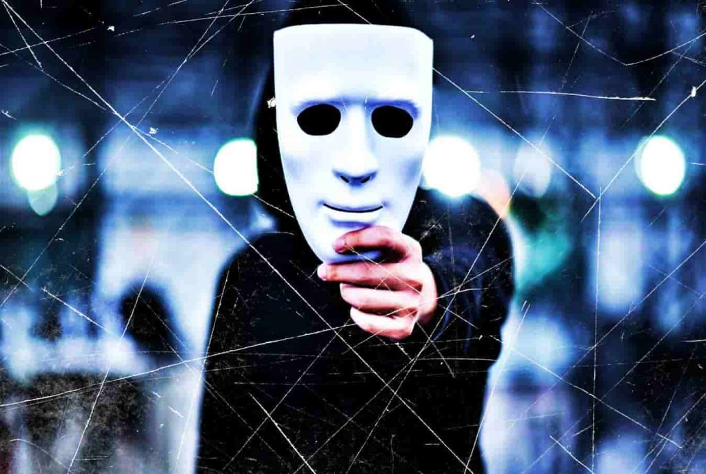 Fake DarkSide gang demands 100 BTC from companies